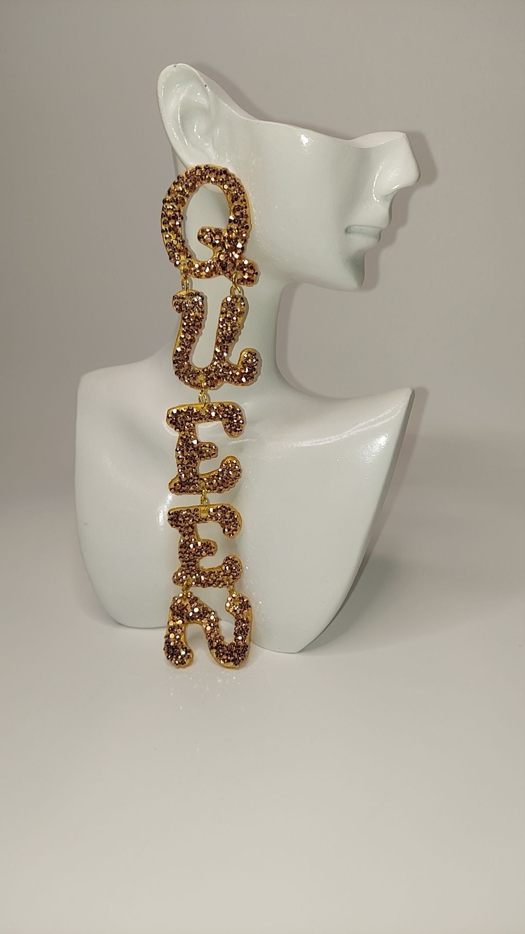 Dramatic Queen – luxuriouschaos.com